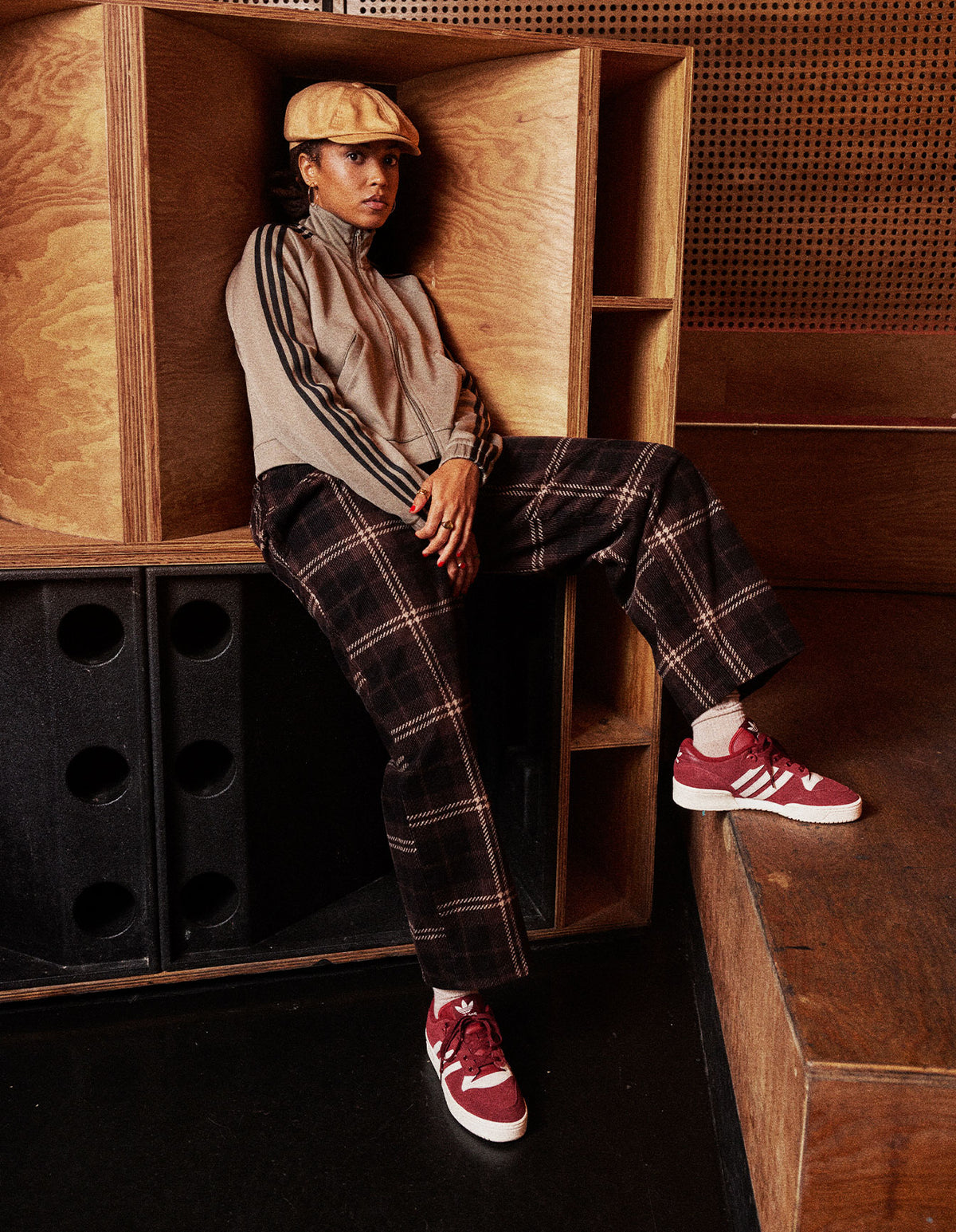 HYPE | Sneakers, Ropa y Accesorios.